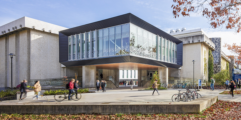 Diamond Schmitt Architects and HDR Revitalize the Biosciences Complex ...