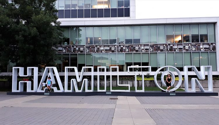 1024px-The_Hamilton_Sign_at_City_Hall-_Hamilton-Ontario-20180825 - Building