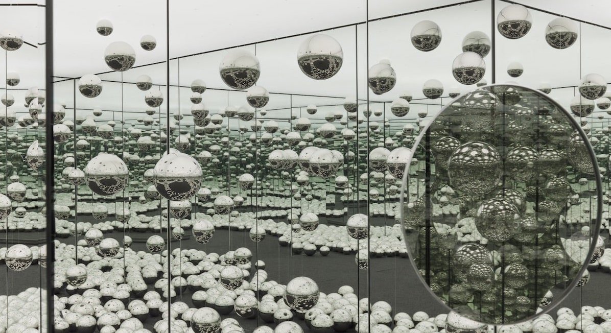 Yayoi-Kusama-INFINITY-MIRRORED-ROOM-LETS-SURVIVE-FOREVER-YAYOI-KUSAMA ...