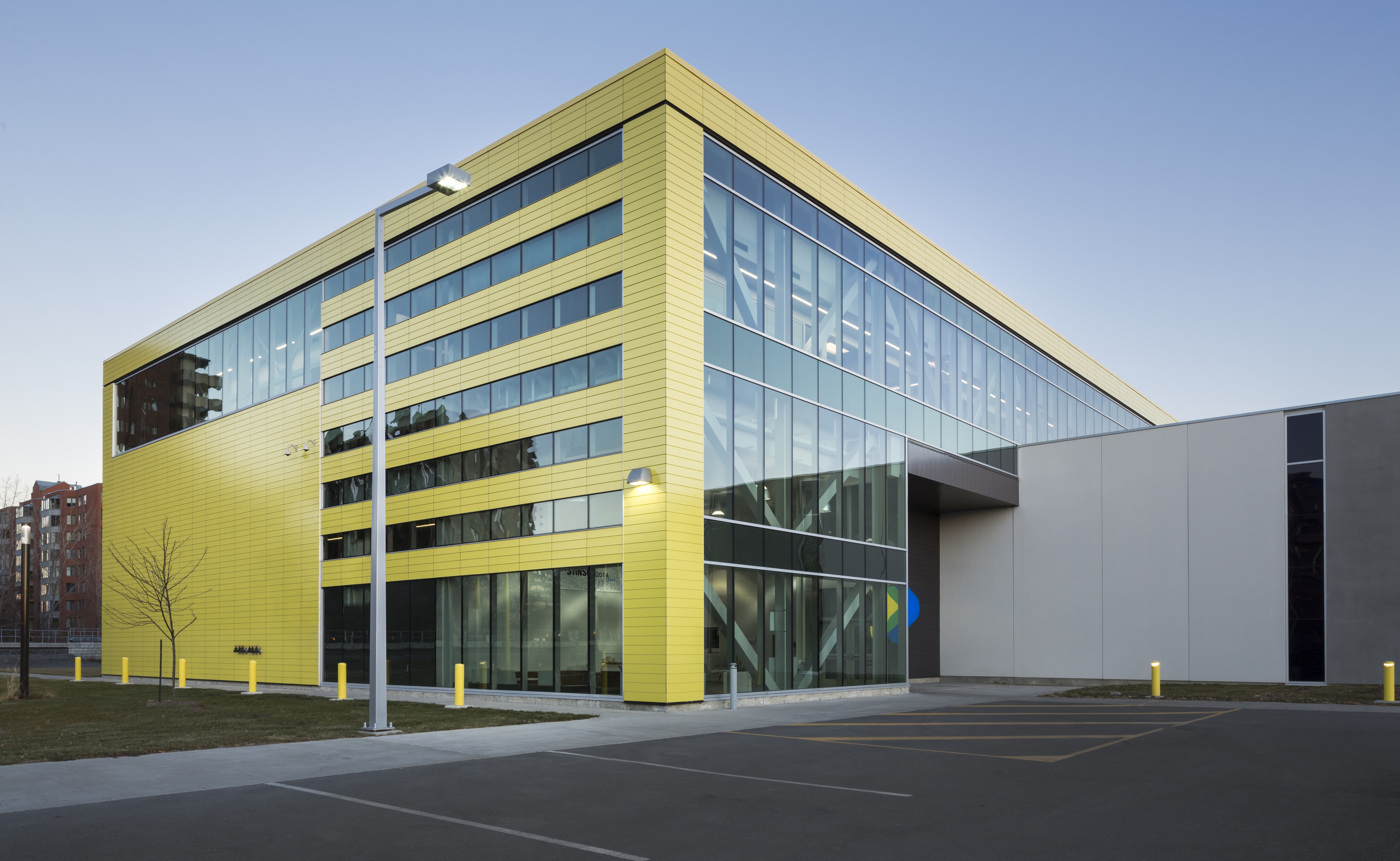 STM Stinson bus garage - Canadian Architect