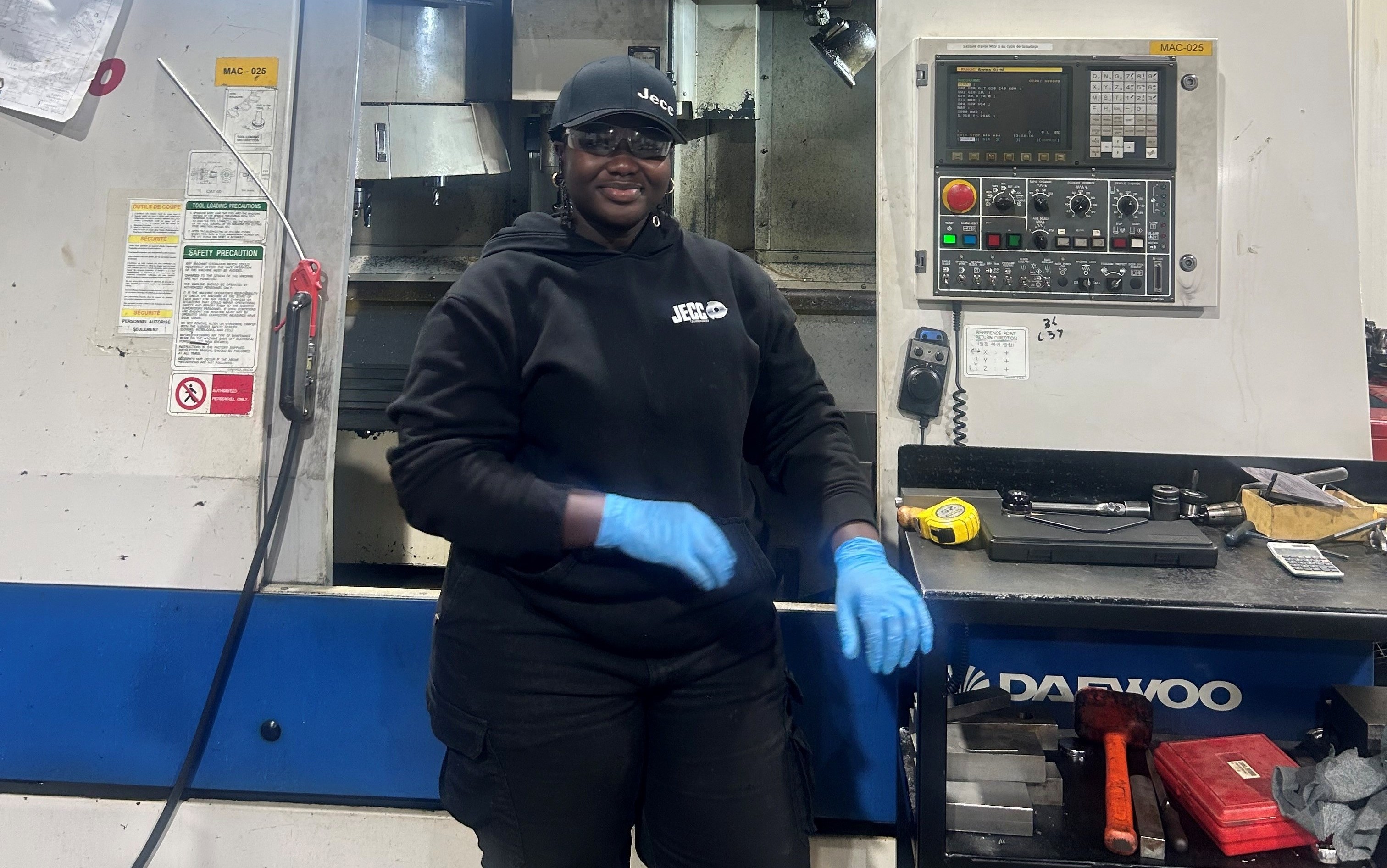 Fatou Cissé, seule femme en usinage